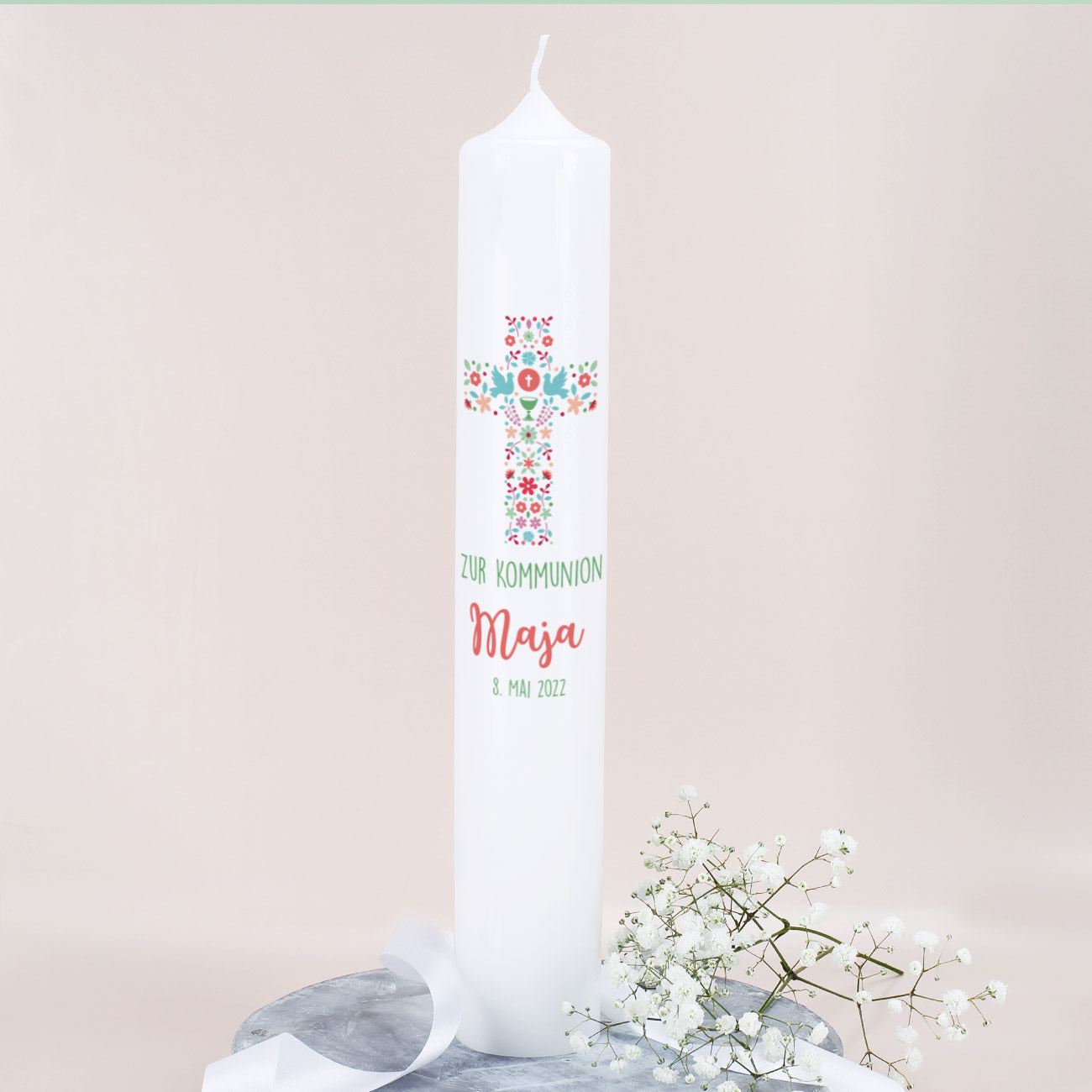 schlanke Kommunionkerze für Mädchen mit Kreuz aus Blüten und Blättern ...